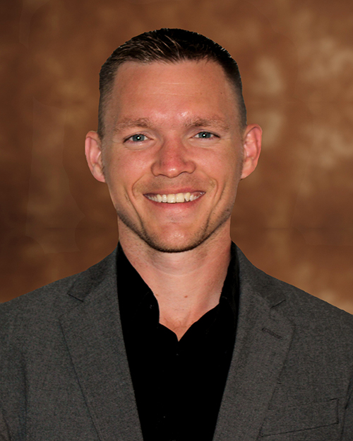 Kyle Silveus-headshot-final | Bethel University
